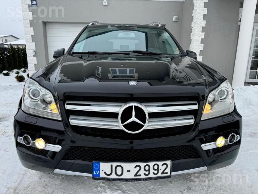 Melns Mercedes-Benz GL 450 2011 Rīga, ar dzinēja tilpumu 4.70 L un nobraukumu 288 tūkst. km par 9500 €, foto 2 vietnē AUTOMOTO.COM.LV