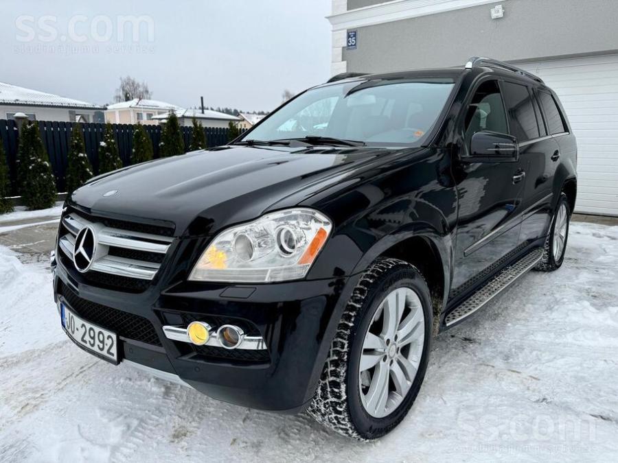 Melns Mercedes-Benz GL 450 2011 Rīga, ar dzinēja tilpumu 4.70 L un nobraukumu 288 tūkst. km par 9500 €, foto 3 vietnē AUTOMOTO.COM.LV