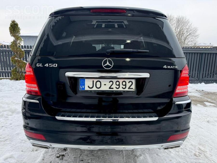 Melns Mercedes-Benz GL 450 2011 Rīga, ar dzinēja tilpumu 4.70 L un nobraukumu 288 tūkst. km par 9500 €, foto 5 vietnē AUTOMOTO.COM.LV