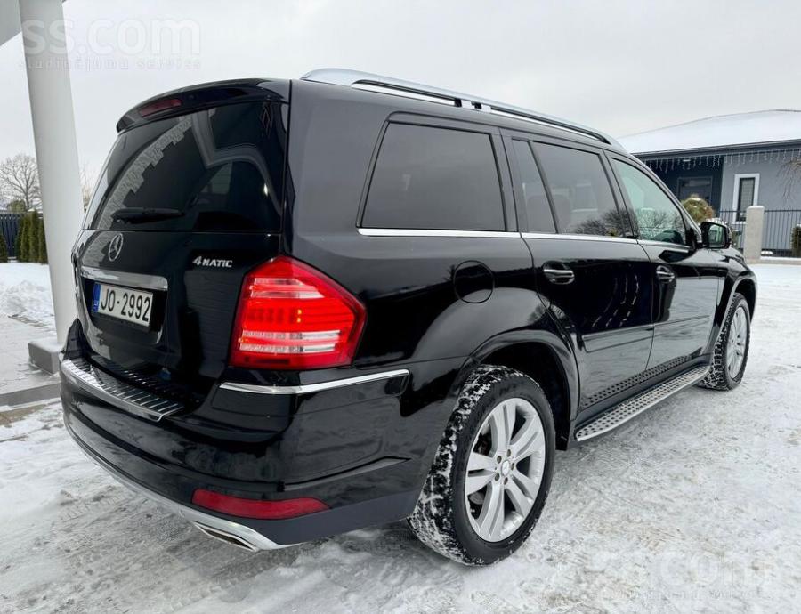 Melns Mercedes-Benz GL 450 2011 Rīga, ar dzinēja tilpumu 4.70 L un nobraukumu 288 tūkst. km par 9500 €, foto 6 vietnē AUTOMOTO.COM.LV