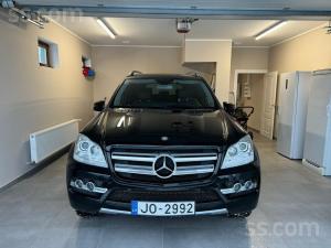 Melns Mercedes-Benz GL 450 2011 Rīga, ar dzinēja tilpumu 4.70 L un nobraukumu 288 tūkst. km par 9500 €, foto 12 vietnē AUTOMOTO.COM.LV