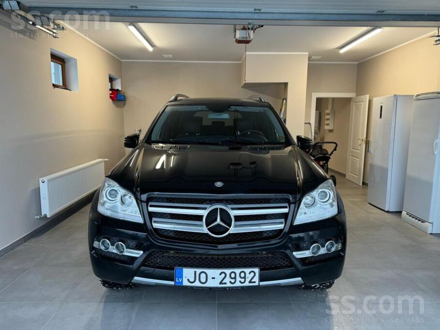 Melns Mercedes-Benz GL 450 2011 Rīga, ar dzinēja tilpumu 4.70 L un nobraukumu 288 tūkst. km par 9500 €, foto 12 vietnē AUTOMOTO.COM.LV