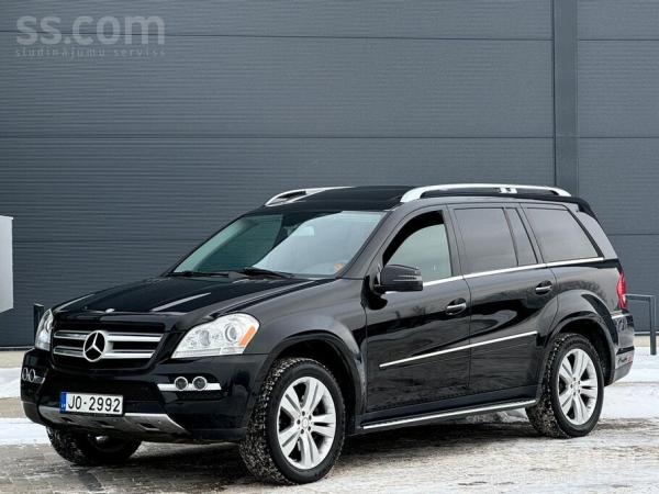Melns Mercedes-Benz GL 450 2011 Rīga, ar dzinēja tilpumu 4.70 L un nobraukumu 289 tūkst. km par 8950 €, foto 2 vietnē AUTOMOTO.COM.LV