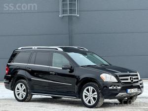Black Mercedes-Benz GL 450 2011 in Riga, with an engine capacity of 4.70 L and mileage of 289 thousand km for 8950 €, photo 6 on AUTOMOTO.COM.LV