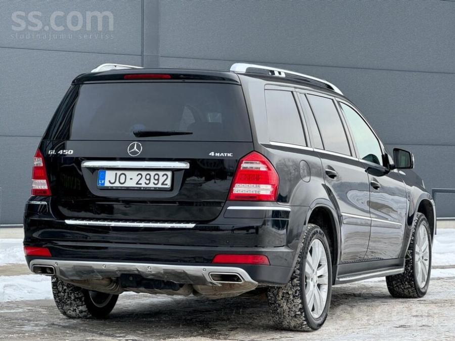 Black Mercedes-Benz GL 450 2011 in Riga, with an engine capacity of 4.70 L and mileage of 289 thousand km for 8950 €, photo 7 on AUTOMOTO.COM.LV