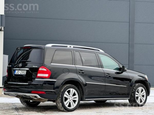 Melns Mercedes-Benz GL 450 2011 Rīga, ar dzinēja tilpumu 4.70 L un nobraukumu 289 tūkst. km par 8950 €, foto 8 vietnē AUTOMOTO.COM.LV