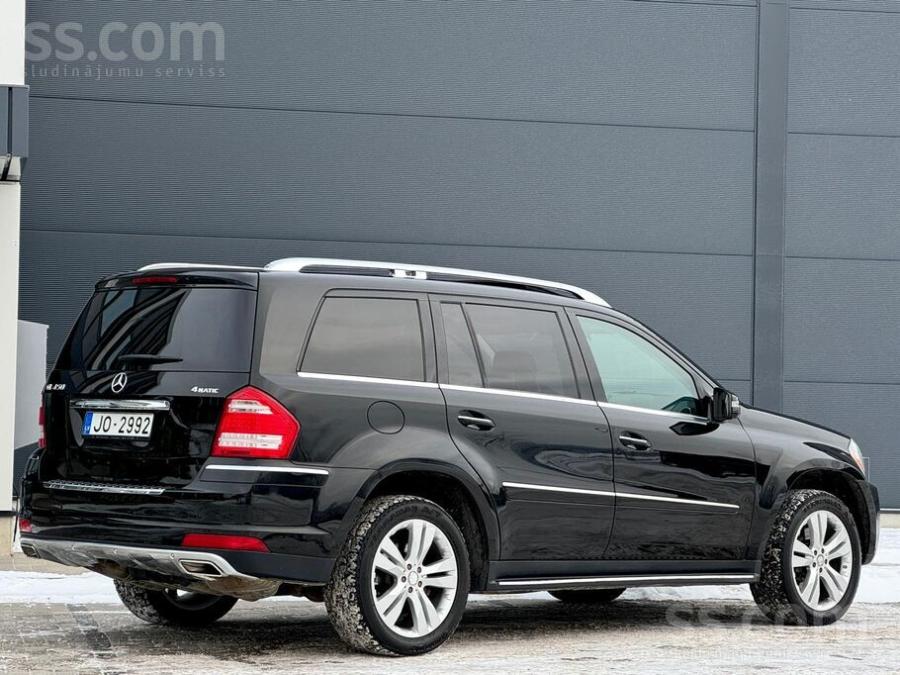 Black Mercedes-Benz GL 450 2011 in Riga, with an engine capacity of 4.70 L and mileage of 289 thousand km for 8950 €, photo 8 on AUTOMOTO.COM.LV