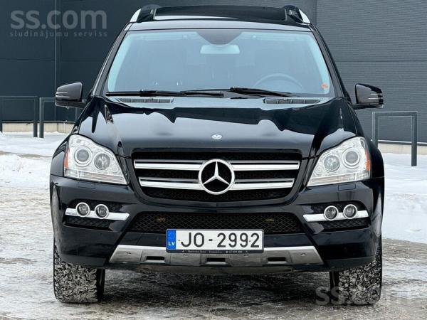 Melns Mercedes-Benz GL 450 2011 Rīga, ar dzinēja tilpumu 4.70 L un nobraukumu 289 tūkst. km par 8950 €, foto 9 vietnē AUTOMOTO.COM.LV