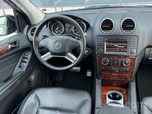 Black Mercedes-Benz GL 450 2011 in Riga, with an engine capacity of 4.70 L and mileage of 289 thousand km for 8950 €, photo 13 on AUTOMOTO.COM.LV