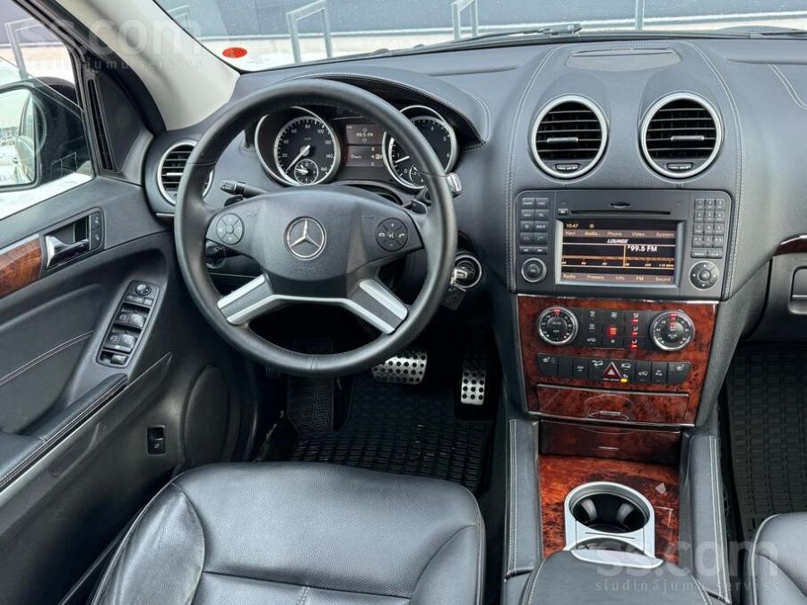 Black Mercedes-Benz GL 450 2011 in Riga, with an engine capacity of 4.70 L and mileage of 289 thousand km for 8950 €, photo 13 on AUTOMOTO.COM.LV