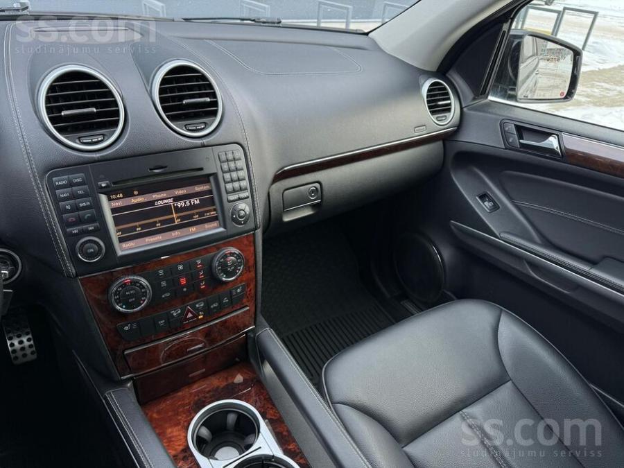 Black Mercedes-Benz GL 450 2011 in Riga, with an engine capacity of 4.70 L and mileage of 289 thousand km for 8950 €, photo 15 on AUTOMOTO.COM.LV