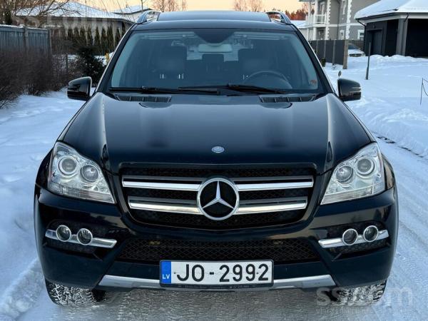 Melns Mercedes-Benz GL 450 2011 Rīga, ar dzinēja tilpumu 4.70 L un nobraukumu 289 tūkst. km par 10900 €, foto 9 vietnē AUTOMOTO.COM.LV