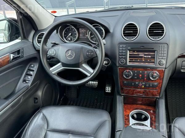 Black Mercedes-Benz GL 450 2011 in Riga, with an engine capacity of 4.70 L and mileage of 289 thousand km for 9950 €, photo 10 on AUTOMOTO.COM.LV