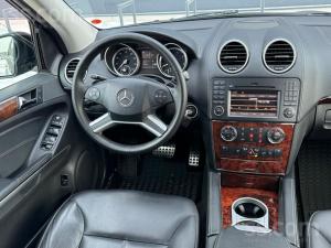 Black Mercedes-Benz GL 450 2011 in Riga, with an engine capacity of 4.70 L and mileage of 289 thousand km for 9950 €, photo 10 on AUTOMOTO.COM.LV