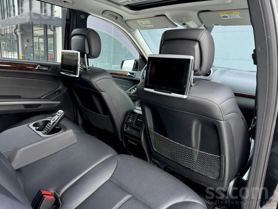 Black Mercedes-Benz GL 450 2011 in Riga, with an engine capacity of 4.70 L and mileage of 289 thousand km for 9950 €, photo 15 on AUTOMOTO.COM.LV