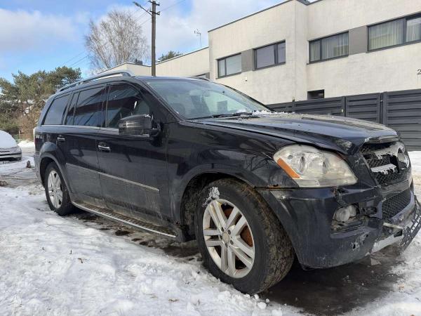 Melns Mercedes-Benz GL 450 2011 Kauņa, ar dzinēja tilpumu 4.66 L un nobraukumu 380 tūkst. km par 6000 €, foto 5 vietnē AUTOMOTO.COM.LV