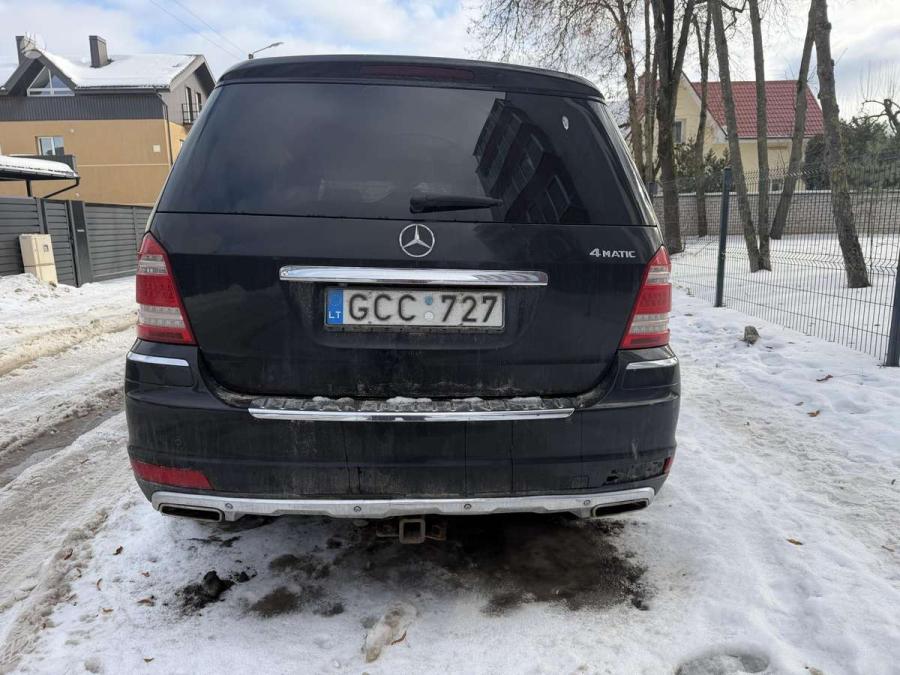 Melns Mercedes-Benz GL 450 2011 Kauņa, ar dzinēja tilpumu 4.66 L un nobraukumu 380 tūkst. km par 6000 €, foto 6 vietnē AUTOMOTO.COM.LV