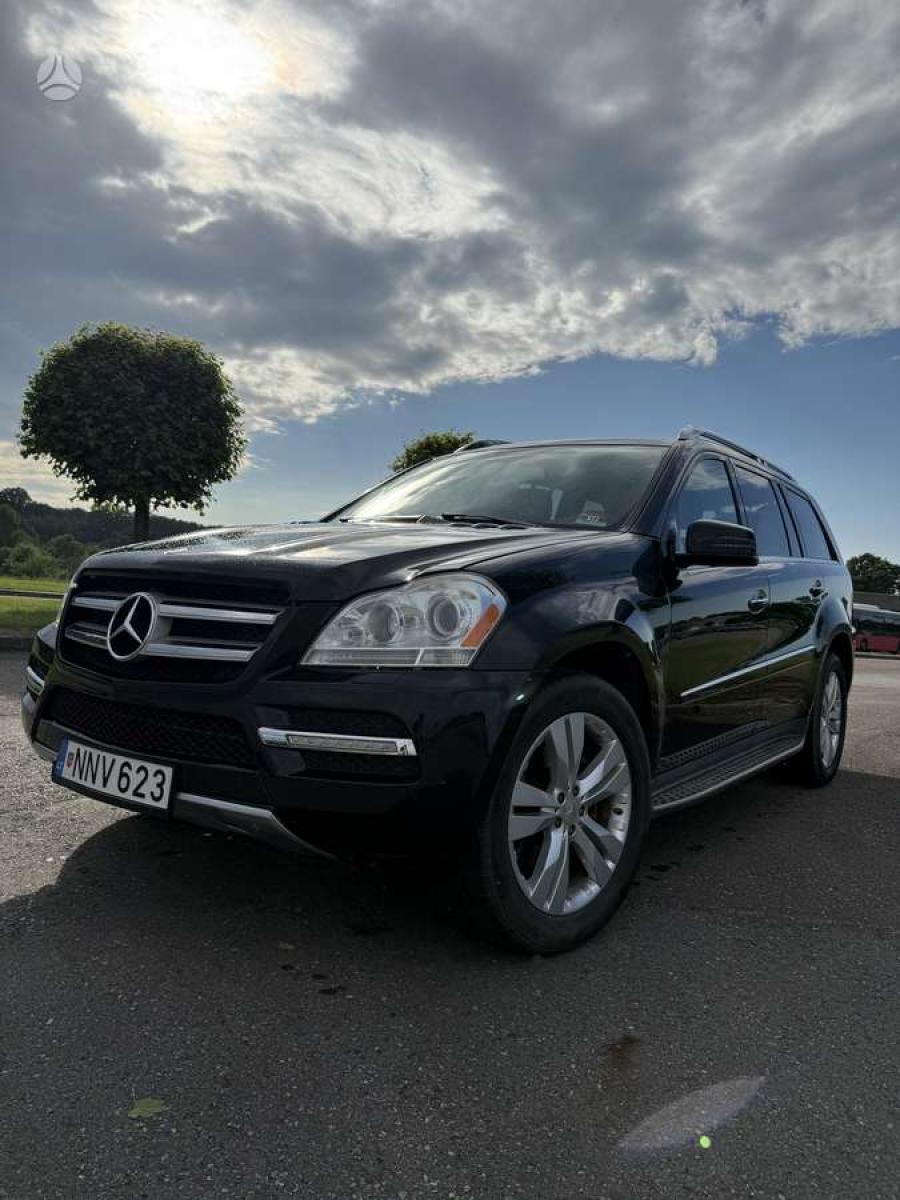 Melns Mercedes-Benz GL 450 2011 Kauņa, ar dzinēja tilpumu 4.66 L un nobraukumu 186 tūkst. km par 10500 €, foto 1 vietnē AUTOMOTO.COM.LV