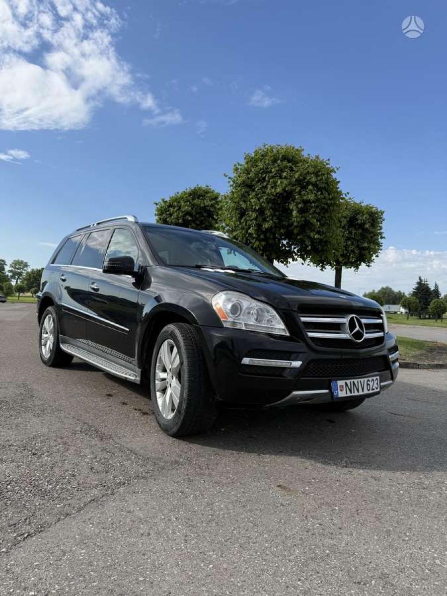 Melns Mercedes-Benz GL 450 2011 Kauņa, ar dzinēja tilpumu 4.66 L un nobraukumu 186 tūkst. km par 10500 €, foto 3 vietnē AUTOMOTO.COM.LV