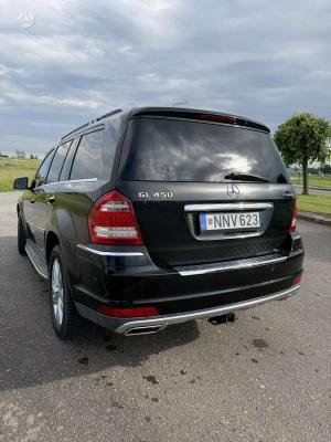 Melns Mercedes-Benz GL 450 2011 Kauņa, ar dzinēja tilpumu 4.66 L un nobraukumu 186 tūkst. km par 10500 €, foto 5 vietnē AUTOMOTO.COM.LV