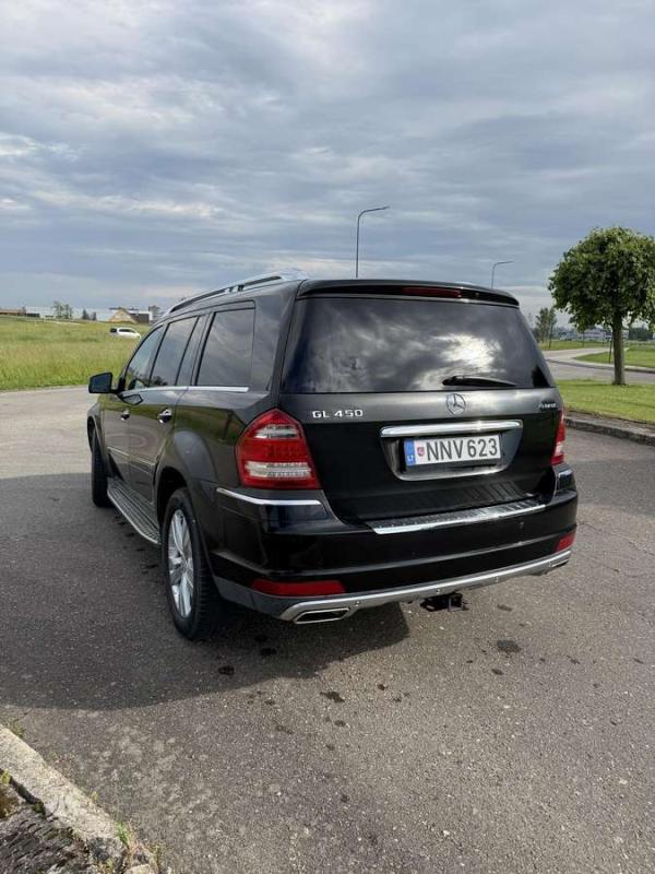 Melns Mercedes-Benz GL 450 2011 Kauņa, ar dzinēja tilpumu 4.66 L un nobraukumu 186 tūkst. km par 10500 €, foto 5 vietnē AUTOMOTO.COM.LV
