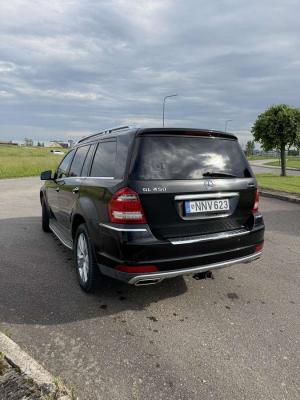 Melns Mercedes-Benz GL 450 2011 Kauņa, ar dzinēja tilpumu 4.66 L un nobraukumu 186 tūkst. km par 10500 €, foto 6 vietnē AUTOMOTO.COM.LV
