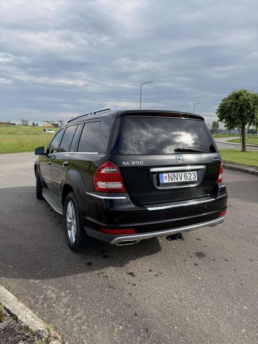 Melns Mercedes-Benz GL 450 2011 Kauņa, ar dzinēja tilpumu 4.66 L un nobraukumu 186 tūkst. km par 10500 €, foto 6 vietnē AUTOMOTO.COM.LV