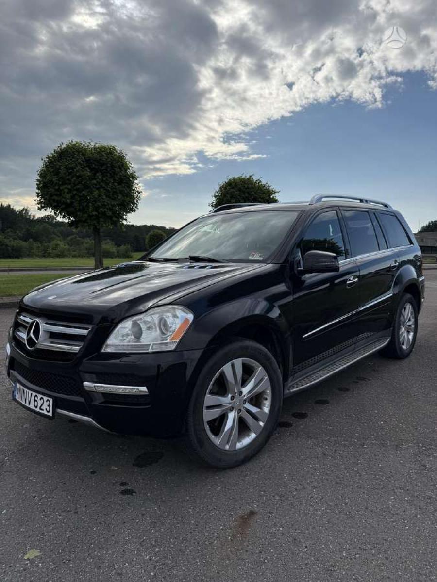 Melns Mercedes-Benz GL 450 2011 Kauņa, ar dzinēja tilpumu 4.66 L un nobraukumu 186 tūkst. km par 10500 €, foto 8 vietnē AUTOMOTO.COM.LV