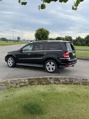Melns Mercedes-Benz GL 450 2011 Kauņa, ar dzinēja tilpumu 4.66 L un nobraukumu 186 tūkst. km par 10500 €, foto 10 vietnē AUTOMOTO.COM.LV
