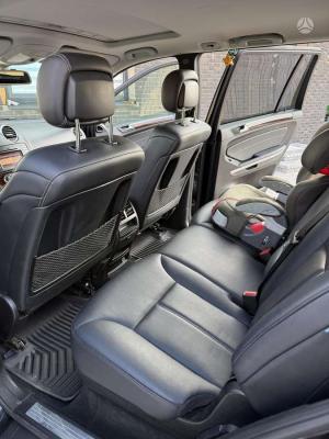 Melns Mercedes-Benz GL 450 2011 Kauņa, ar dzinēja tilpumu 4.66 L un nobraukumu 186 tūkst. km par 10500 €, foto 12 vietnē AUTOMOTO.COM.LV