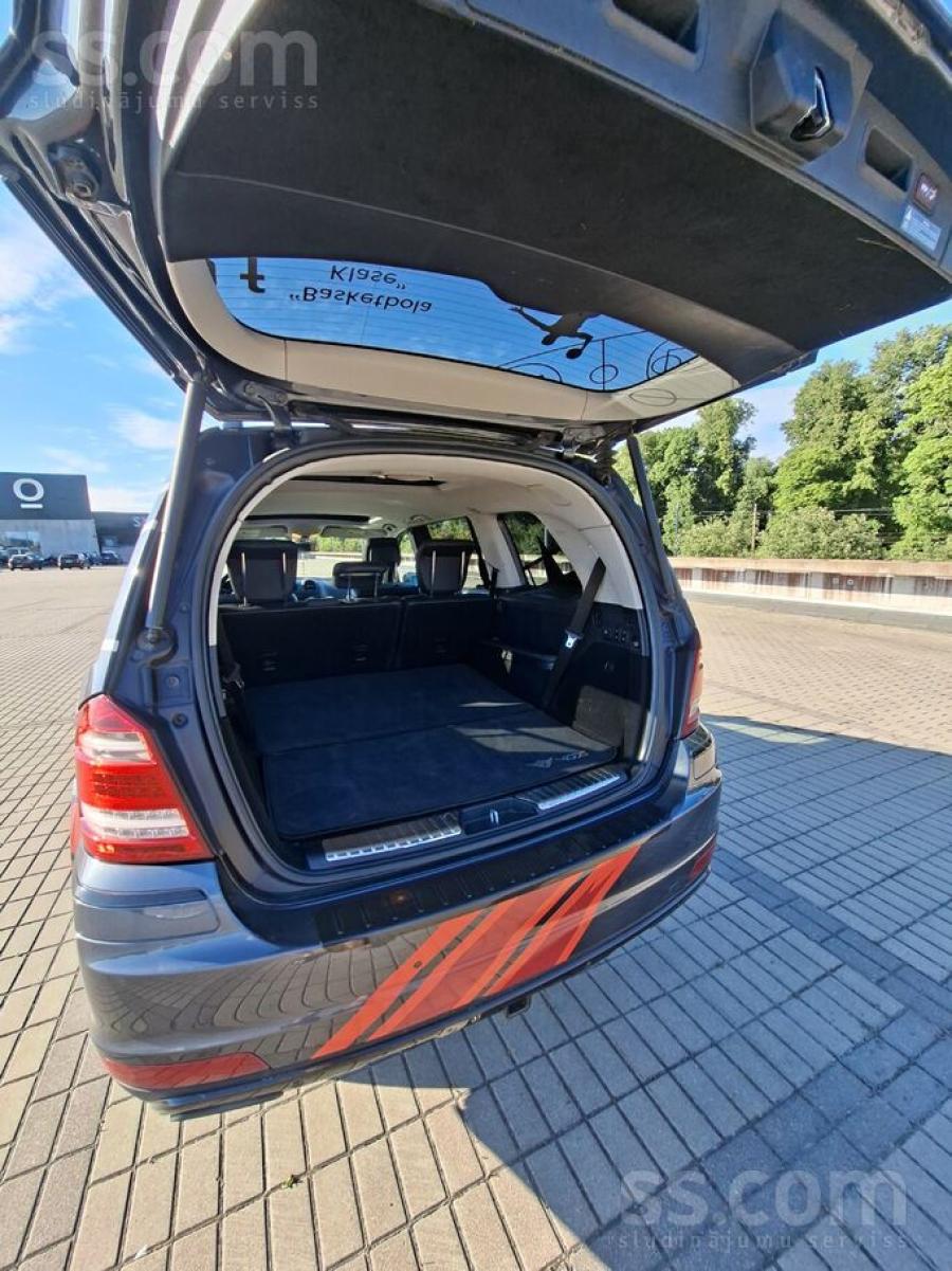 Black Mercedes-Benz GL 450 2011 in Riga, with an engine capacity of 4.70 L and mileage of 212 thousand km for 11000 €, photo 13 on AUTOMOTO.COM.LV