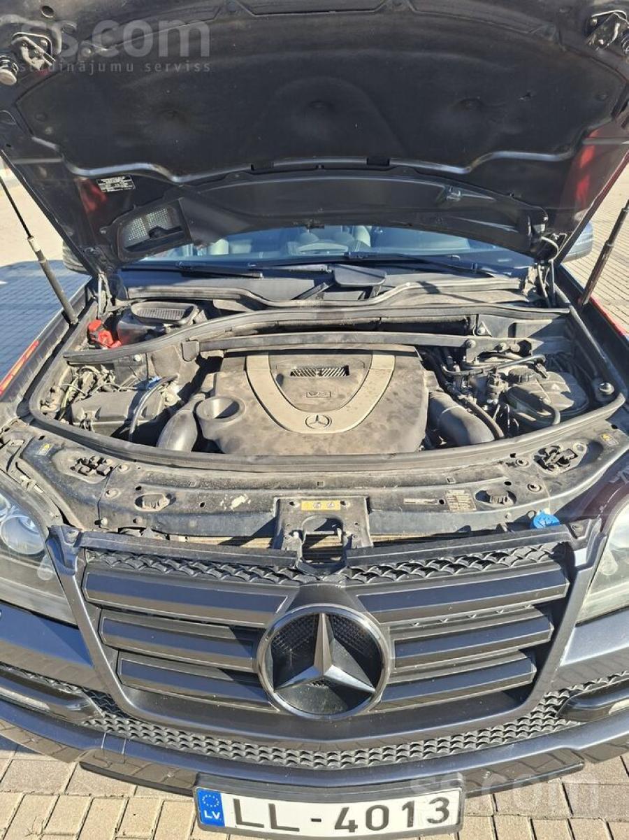 Black Mercedes-Benz GL 450 2011 in Riga, with an engine capacity of 4.70 L and mileage of 212 thousand km for 11000 €, photo 18 on AUTOMOTO.COM.LV