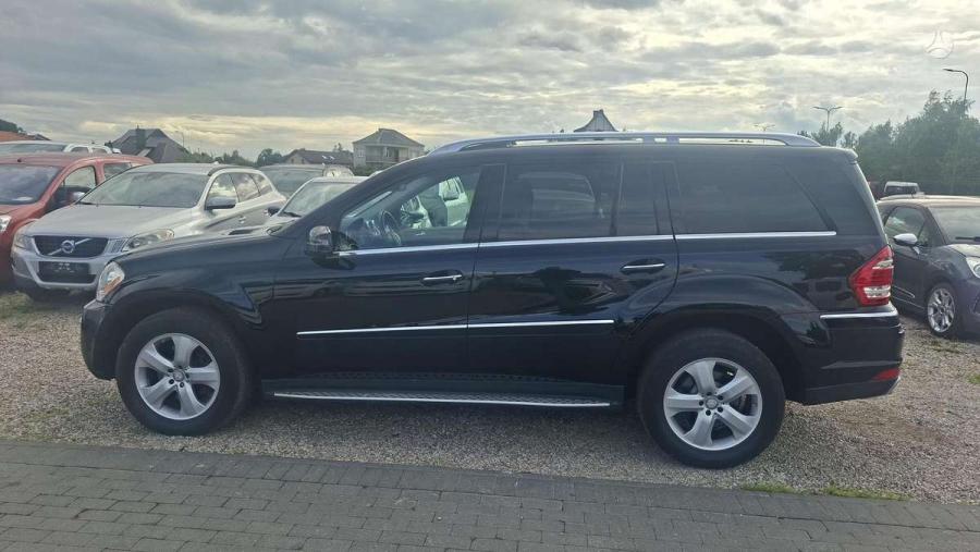 Melns Mercedes-Benz GL 450 2011 Kauņa, ar dzinēja tilpumu 4.66 L un nobraukumu 280 tūkst. km par 8750 €, foto 9 vietnē AUTOMOTO.COM.LV