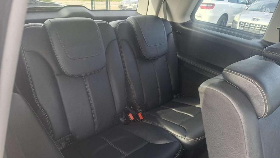 Black Mercedes-Benz GL 450 2011 in Kaunas, with an engine capacity of 4.66 L and mileage of 280 thousand km for 8750 €, photo 19 on AUTOMOTO.COM.LV