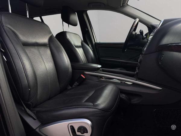 Mercedes-Benz GL 450 2011 Klaipėda vietnē Melns Mercedes-Benz GL 450 2011 Klaipėda, ar dzinēja tilpumu 4.00 L un nobraukumu 220 tūkst. km par 10999 €, foto 9 vietnē AUTOMOTO.COM.LV