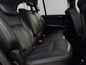 Melns Mercedes-Benz GL 450 2011 Klaipėda, ar dzinēja tilpumu 4.00 L un nobraukumu 220 tūkst. km par 10999 €, foto 10 vietnē AUTOMOTO.COM.LV
