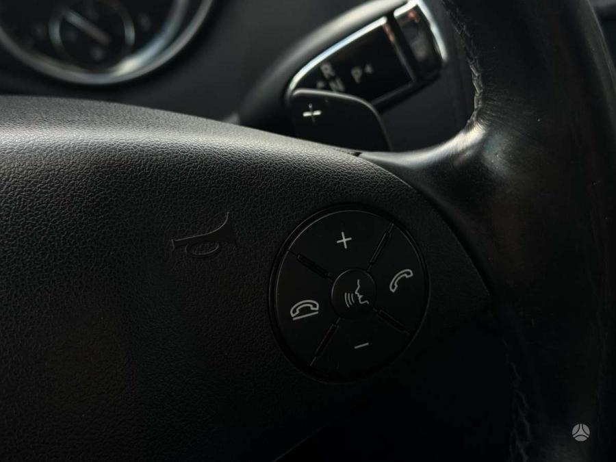 Melns Mercedes-Benz GL 450 2011 Klaipėda, ar dzinēja tilpumu 4.00 L un nobraukumu 220 tūkst. km par 10999 €, foto 18 vietnē AUTOMOTO.COM.LV