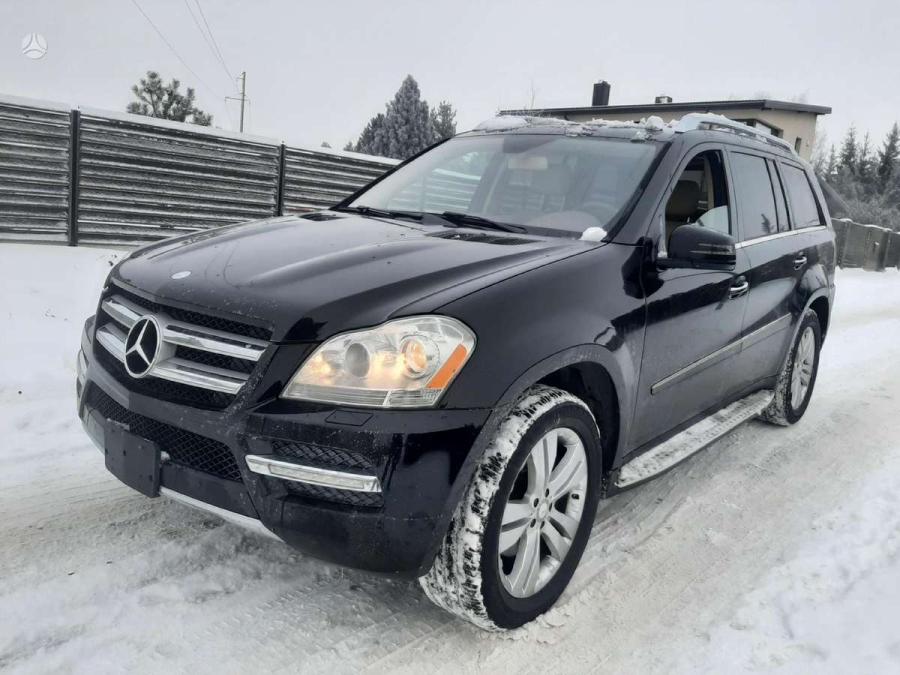 Black Mercedes-Benz GL 450 2012 in Kaunas, with an engine capacity of 4.66 L and mileage of 160 thousand km for 9350 €, photo 3 on AUTOMOTO.COM.LV