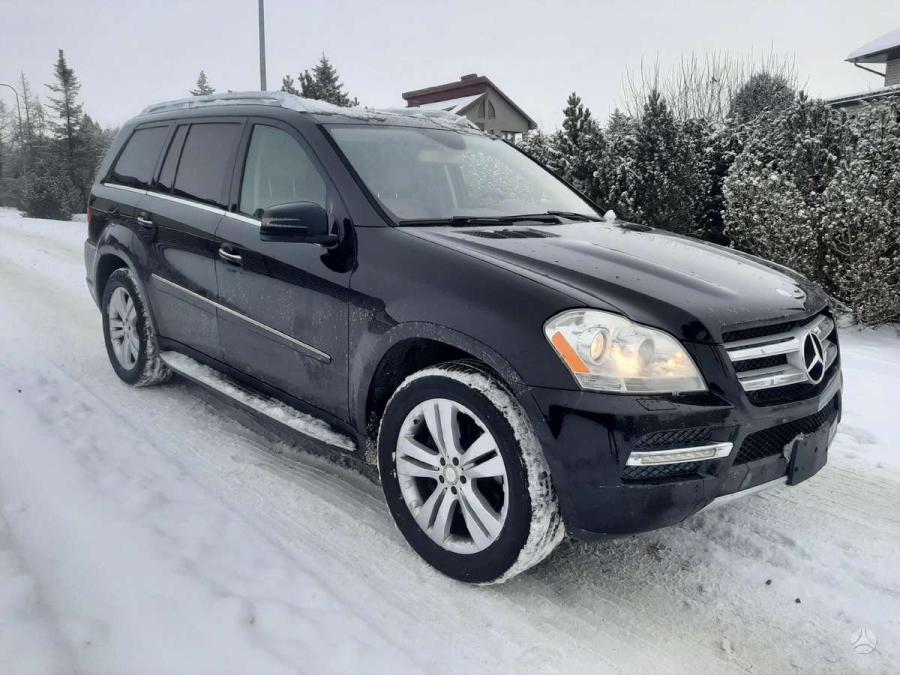 Black Mercedes-Benz GL 450 2012 in Kaunas, with an engine capacity of 4.66 L and mileage of 160 thousand km for 9350 €, photo 5 on AUTOMOTO.COM.LV