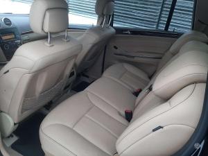 Black Mercedes-Benz GL 450 2012 in Kaunas, with an engine capacity of 4.66 L and mileage of 160 thousand km for 9350 €, photo 17 on AUTOMOTO.COM.LV
