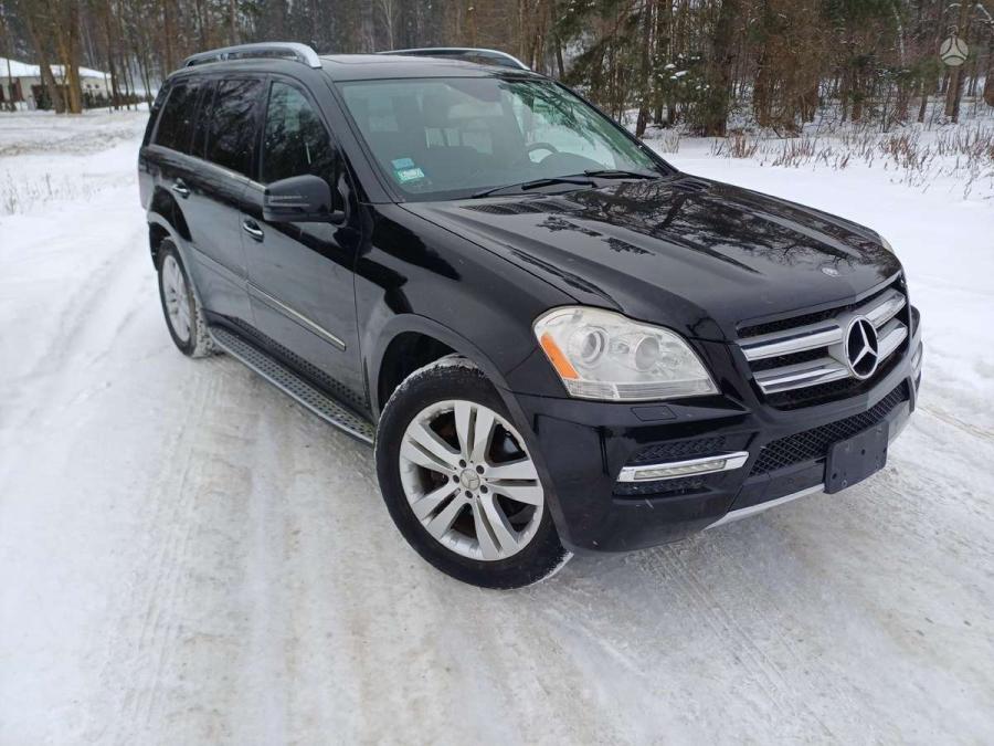 Melns Mercedes-Benz GL 450 2012 Viļņa, ar dzinēja tilpumu 4.70 L un nobraukumu 109 tūkst. km par 7500 €, foto 1 vietnē AUTOMOTO.COM.LV