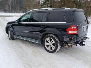 Melns Mercedes-Benz GL 450 2012 Viļņa, ar dzinēja tilpumu 4.70 L un nobraukumu 109 tūkst. km par 7500 €, foto 5 vietnē AUTOMOTO.COM.LV