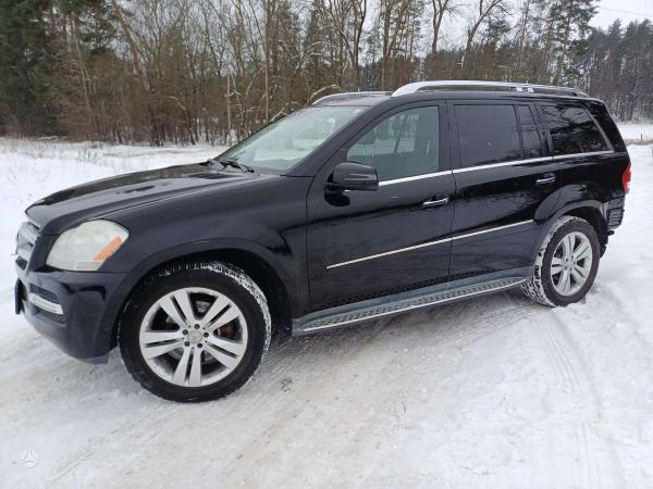 Melns Mercedes-Benz GL 450 2012 Viļņa, ar dzinēja tilpumu 4.70 L un nobraukumu 109 tūkst. km par 7500 €, foto 9 vietnē AUTOMOTO.COM.LV