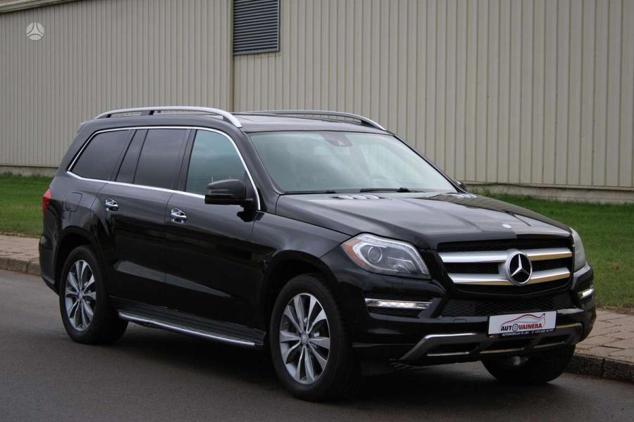 Black Mercedes-Benz GL 450 2013 in Vilnius, with an engine capacity of 4.66 L and mileage of 157 thousand km for 12050 €, photo 8 on AUTOMOTO.COM.LV