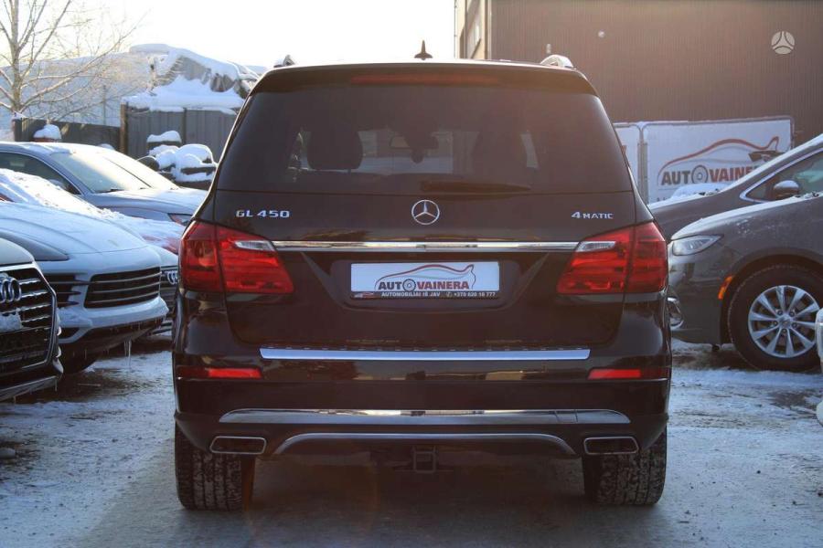 Black Mercedes-Benz GL 450 2013 in Vilnius, with an engine capacity of 4.66 L and mileage of 157 thousand km for 12050 €, photo 4 on AUTOMOTO.COM.LV