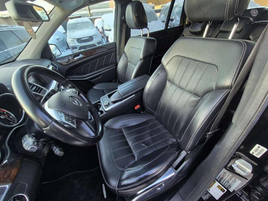 Black Mercedes-Benz GL 450 2013 in Vilnius, with an engine capacity of 4.66 L and mileage of 157 thousand km for 12050 €, photo 8 on AUTOMOTO.COM.LV