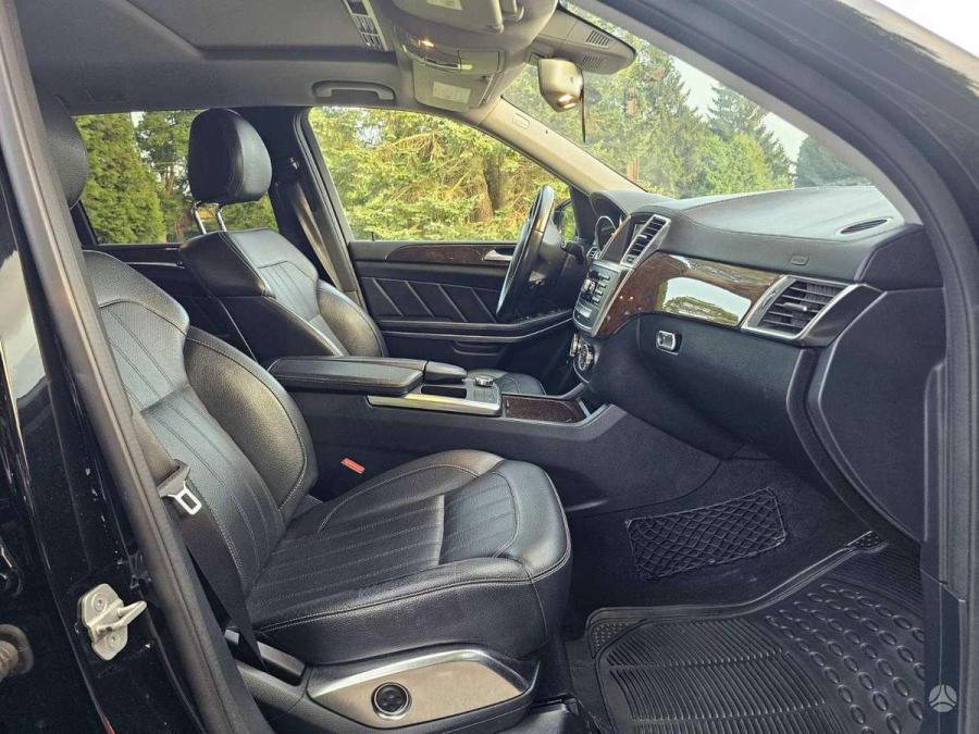 Melns Mercedes-Benz GL 450 2013 Utena, ar dzinēja tilpumu 4.70 L un nobraukumu 208 tūkst. km par 10500 €, foto 7 vietnē AUTOMOTO.COM.LV