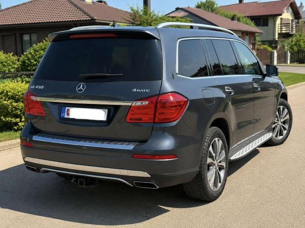 Melns Mercedes-Benz GL 450 2013 Klaipėda, ar dzinēja tilpumu 4.66 L un nobraukumu 216 tūkst. km par 12500 €, foto 4 vietnē AUTOMOTO.COM.LV