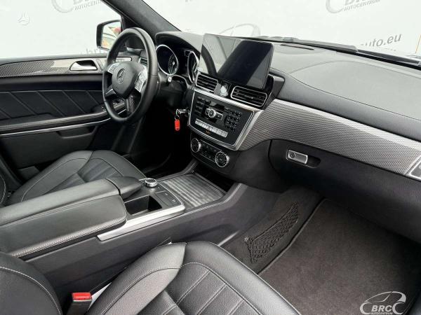Black Mercedes-Benz GL 450 2014 in Klaipeda, with an engine capacity of 4.66 L and mileage of 156 thousand km for 23300 €, photo 10 on AUTOMOTO.COM.LV