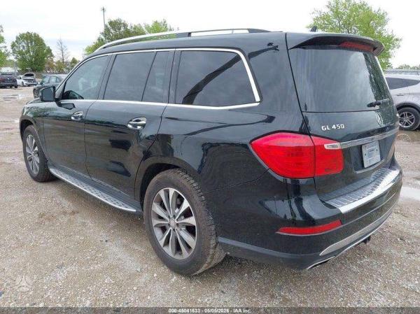 Melns Mercedes-Benz GL 450 2014 Kauņa, ar dzinēja tilpumu 4.70 L un nobraukumu 173 tūkst. km par 8300 €, foto 3 vietnē AUTOMOTO.COM.LV